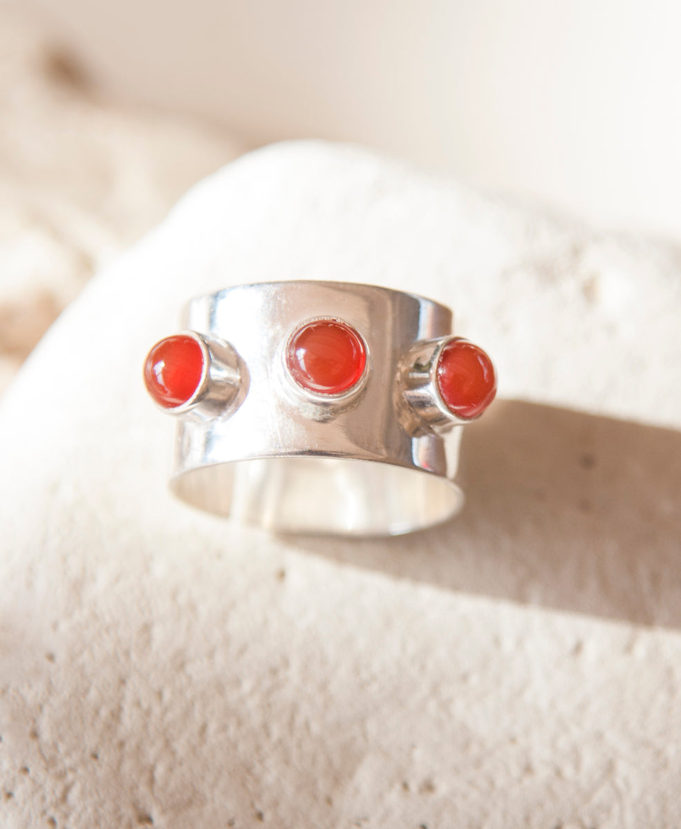 Carnelian 3-Stone ring – Negar Shams Jewelry